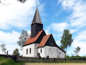 Fiskum Gamle kirke og Haug fikk tilskudd fra Riksantikvaren - Eikernytt.no