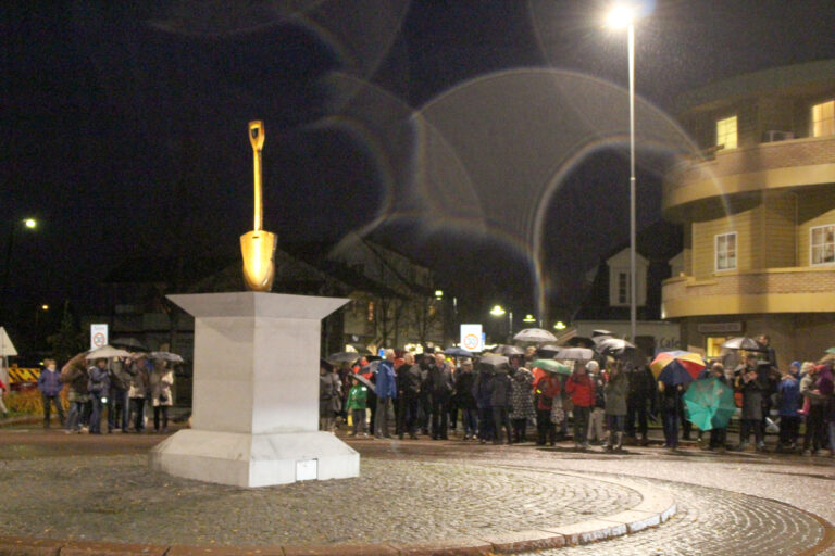 Spaden endelig på plass igjen etter lang tids reparasjon - Eikernytt.no