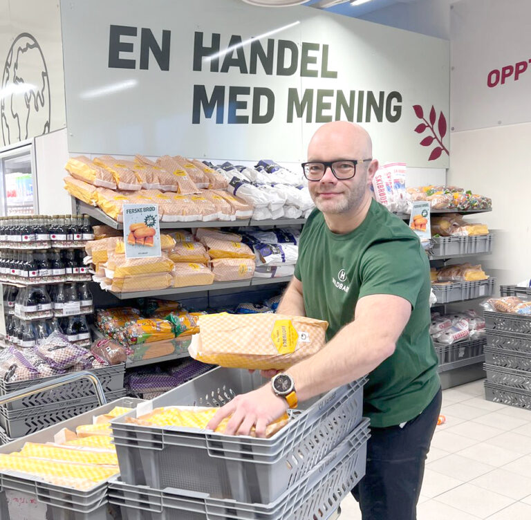 Butikkåpning: Holdbart Krokstadelva - mange tok turen - Eikernytt.no